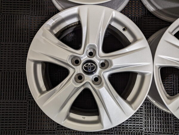 Ensemble de 4 mags 17 pouces d'origine Toyota RAV4 - Solupneus