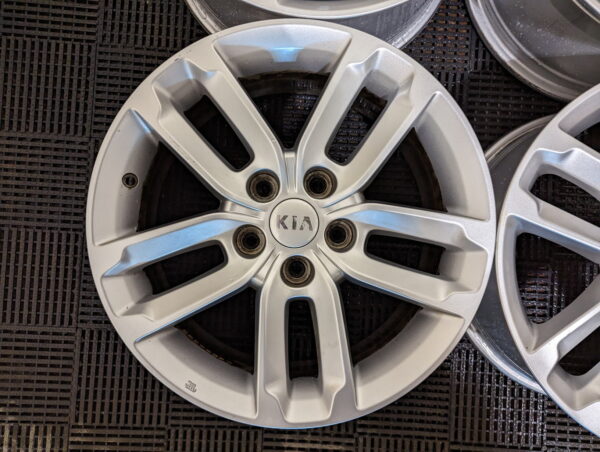 Ensemble de 4 mags 17 pouces d'origine Kia - Solupneus