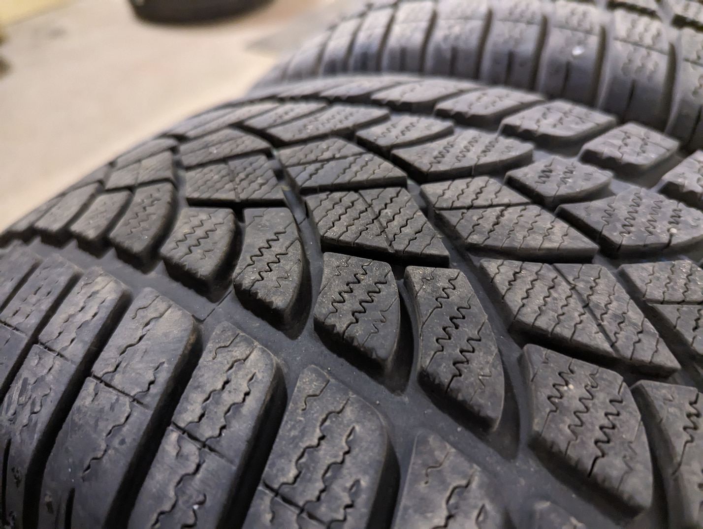 Ensemble de 4 pneus d'occasion Dunlop SP Winter Sport 3D RUNFLAT 245/45R19 - Solupneus