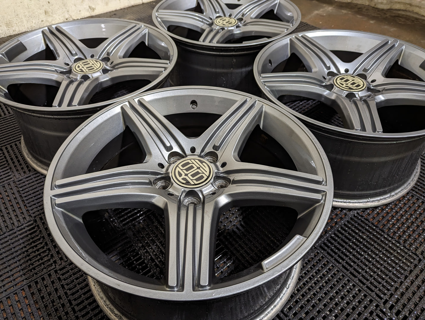 Ensemble de 4 mags 17 pouces RSSW Exclusive - Solupneus