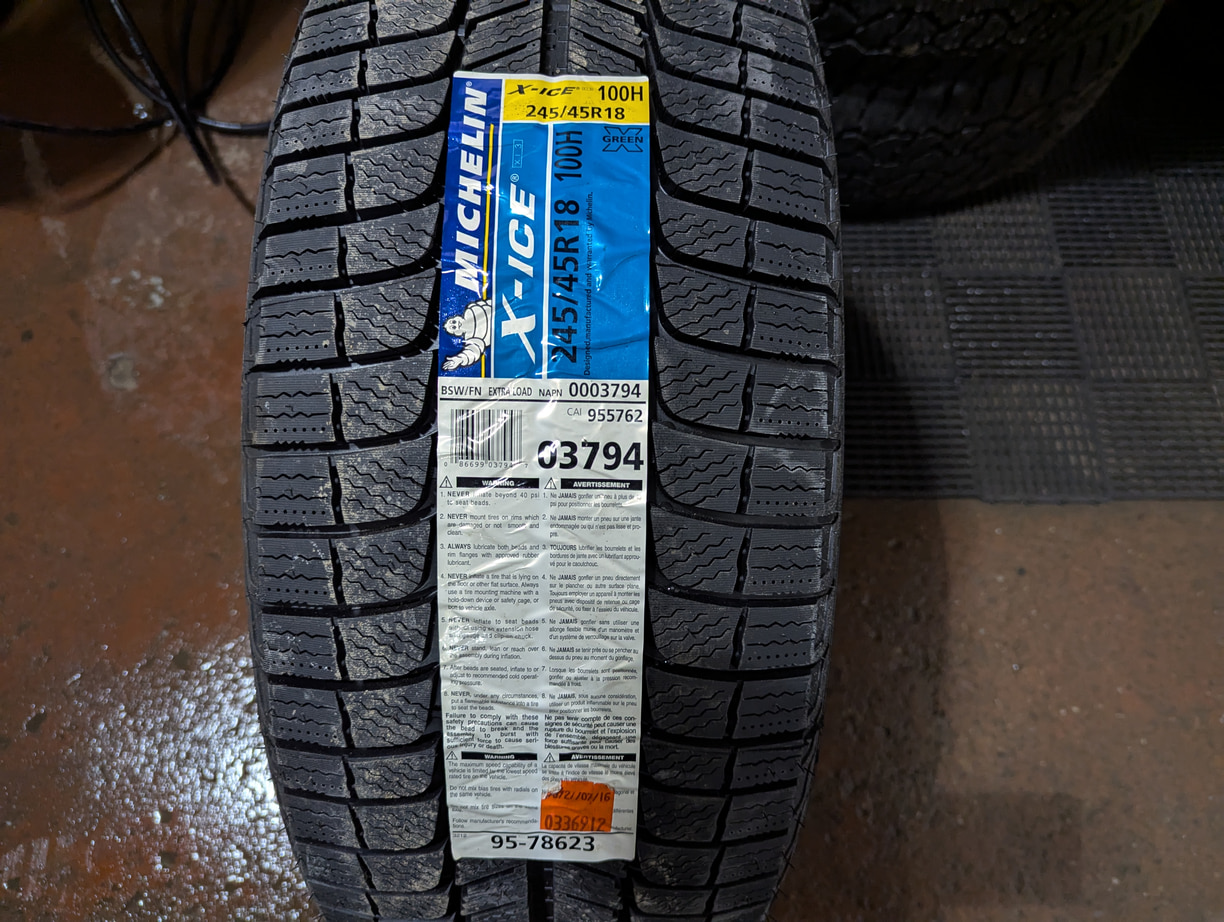 Ensemble de 4 pneus neufs Michelin X-Ice Xi-3 245/45R18 - Solupneus
